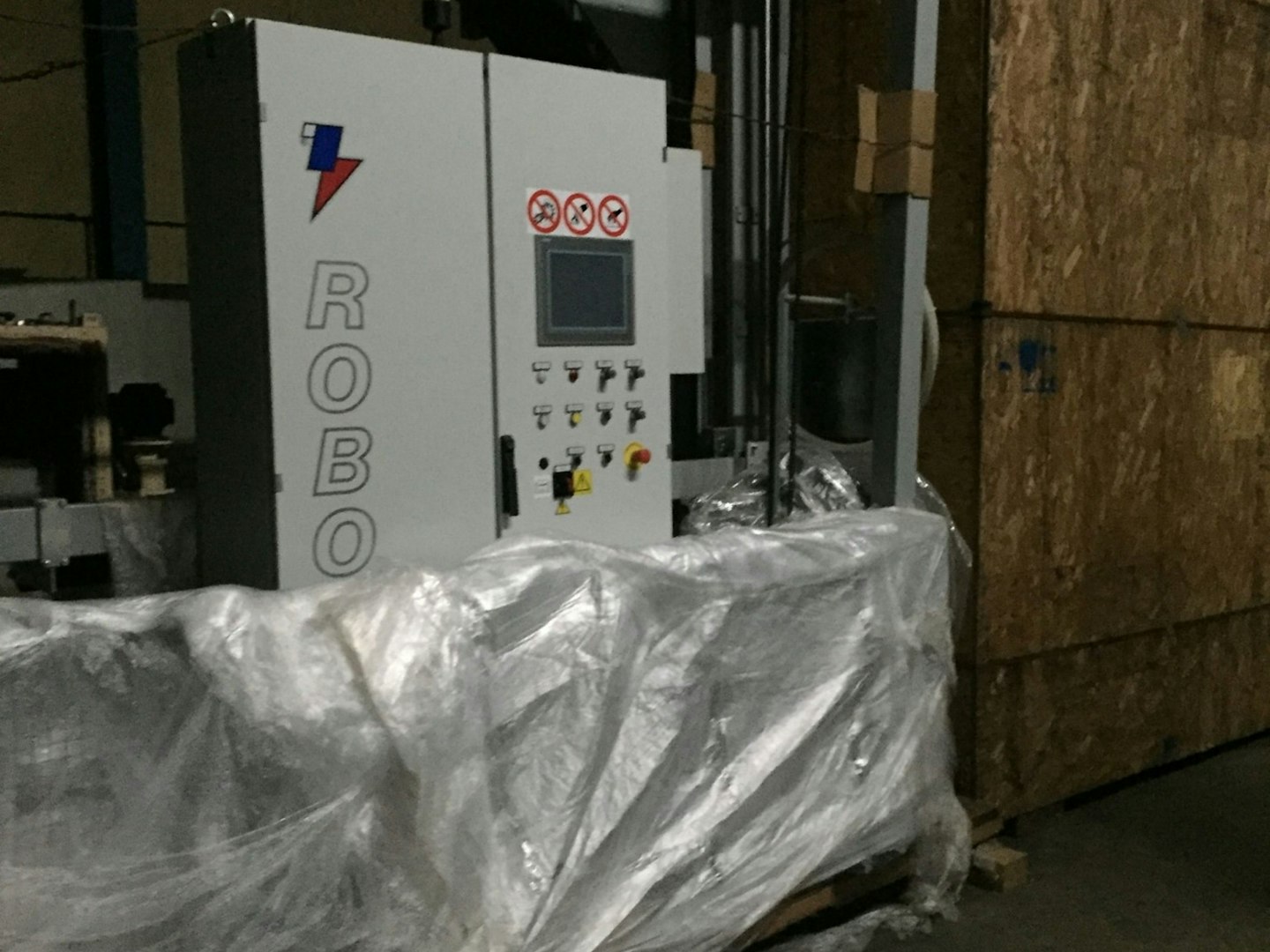 Robopac Roll Wrapper / Stretch Wrap Machine | Gibbs International